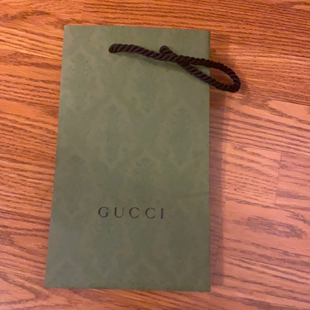 Authentic Gucci Shopping Bag - Gem